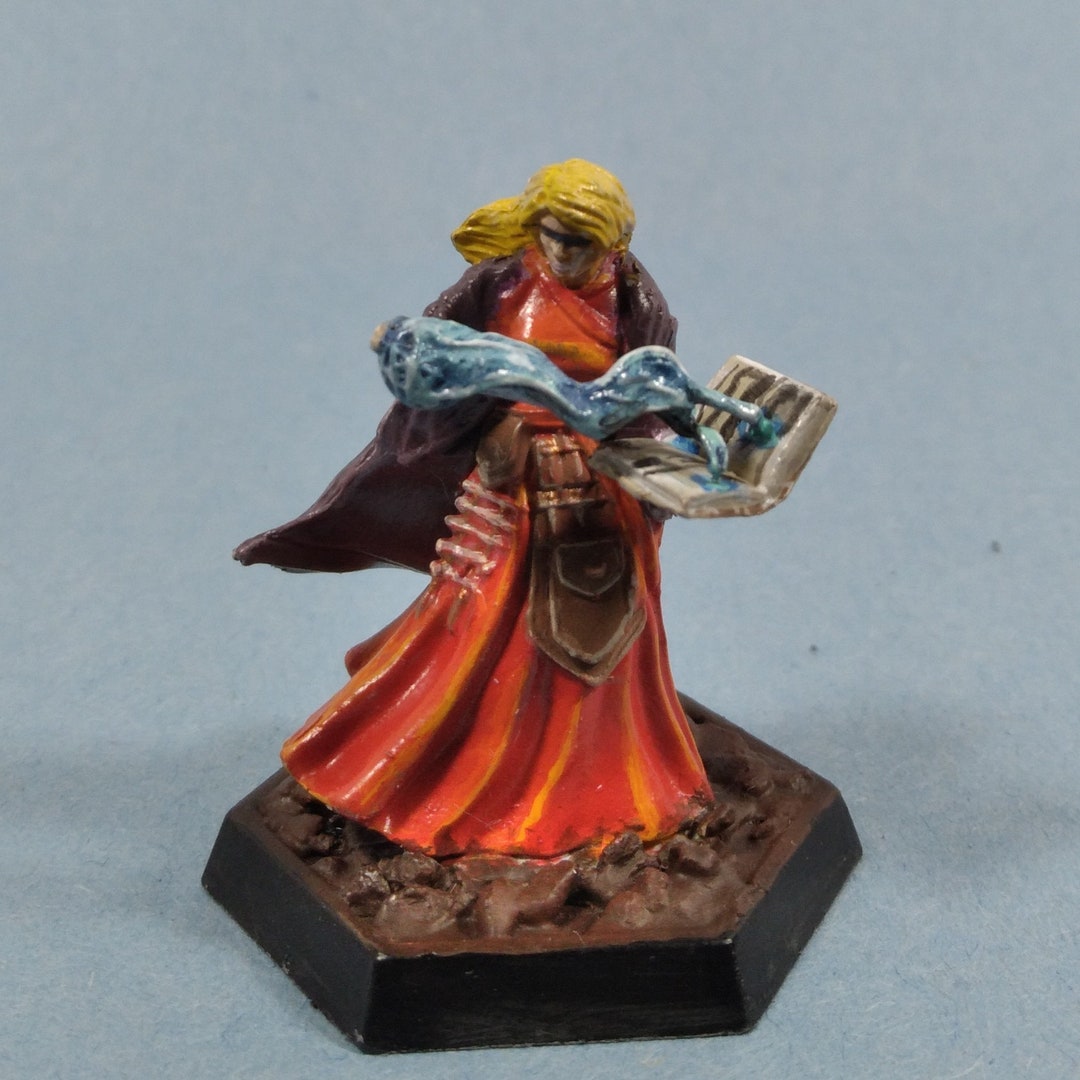 Hand Painted Female Wizard Miniature, Nolzur Wizkids 28mm Plastic Model ...