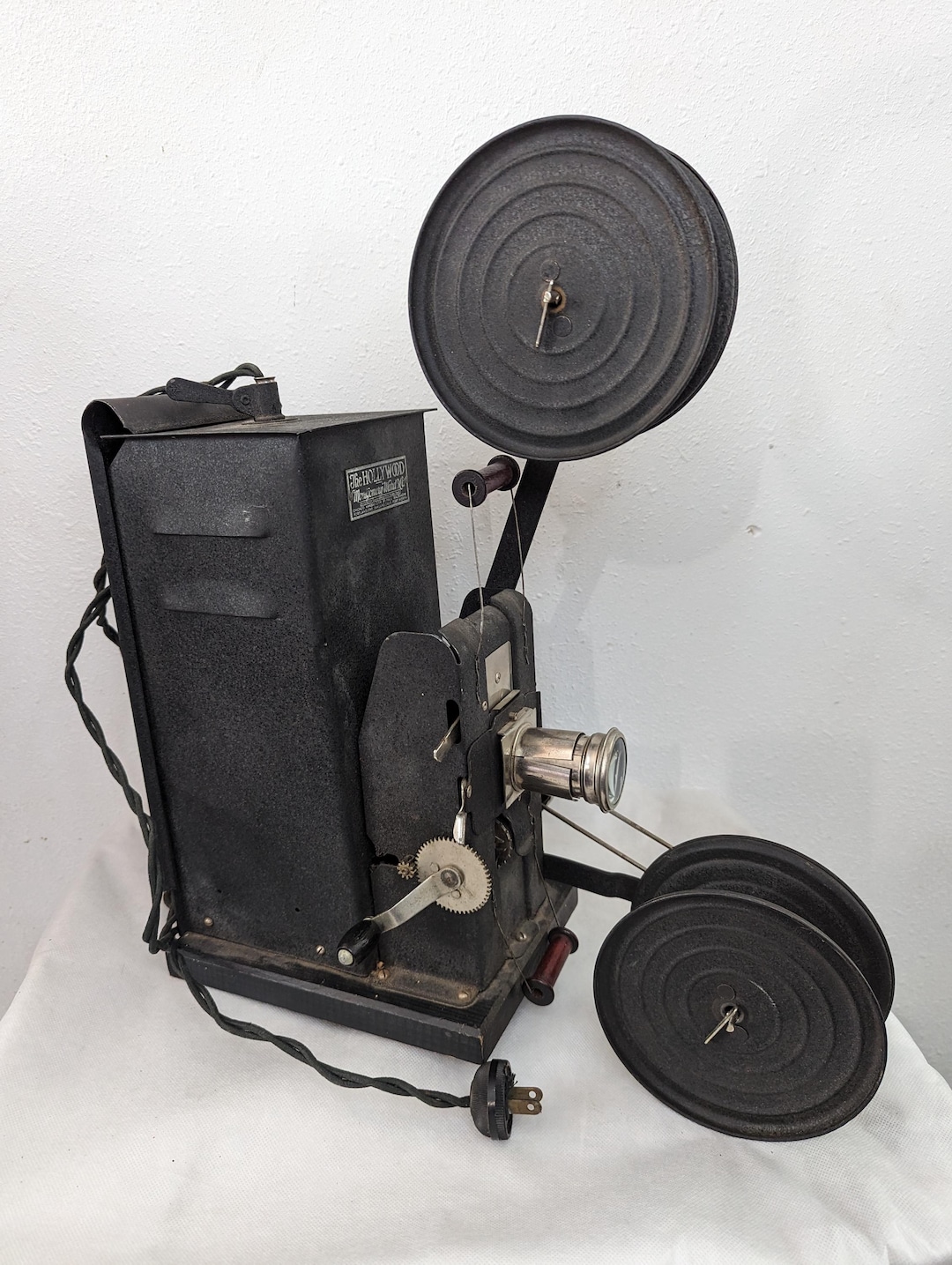 1920's-30's Hand Crank Movie Projector W/film Canister and Film - Etsy
