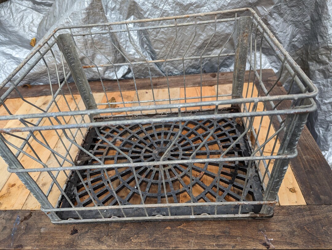 Vintage Meadow Gold Milk Box 12-73 - Etsy