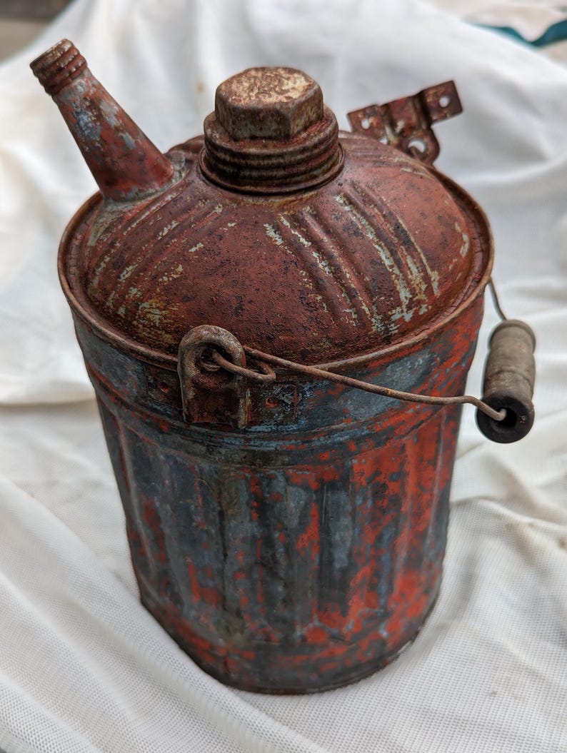 Vintage Galvanized Chippy Red Gas/oil Can 1gallon - Etsy