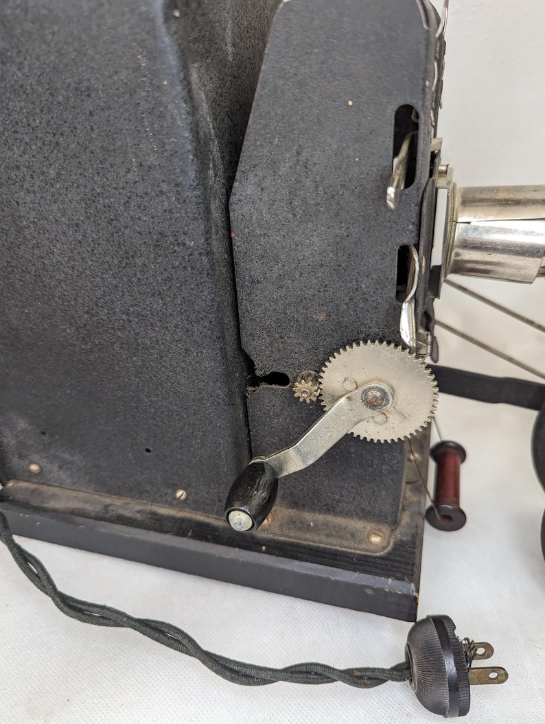 1920's-30's Hand Crank Movie Projector W/film Canister and Film - Etsy
