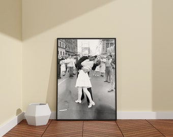 VJ Day Kiss - Etsy