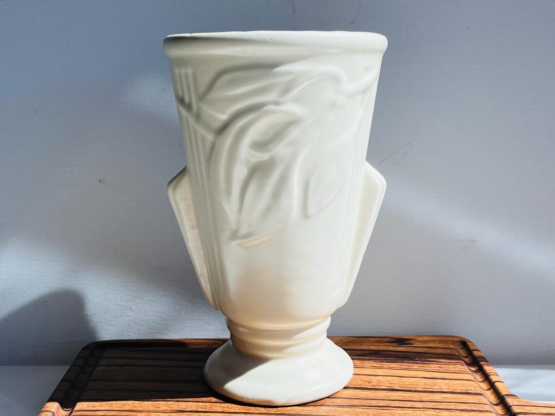 1934 Vintage ROSEVILLE Pottery LAUREL TREE 8.25" Matte off White Vase ...