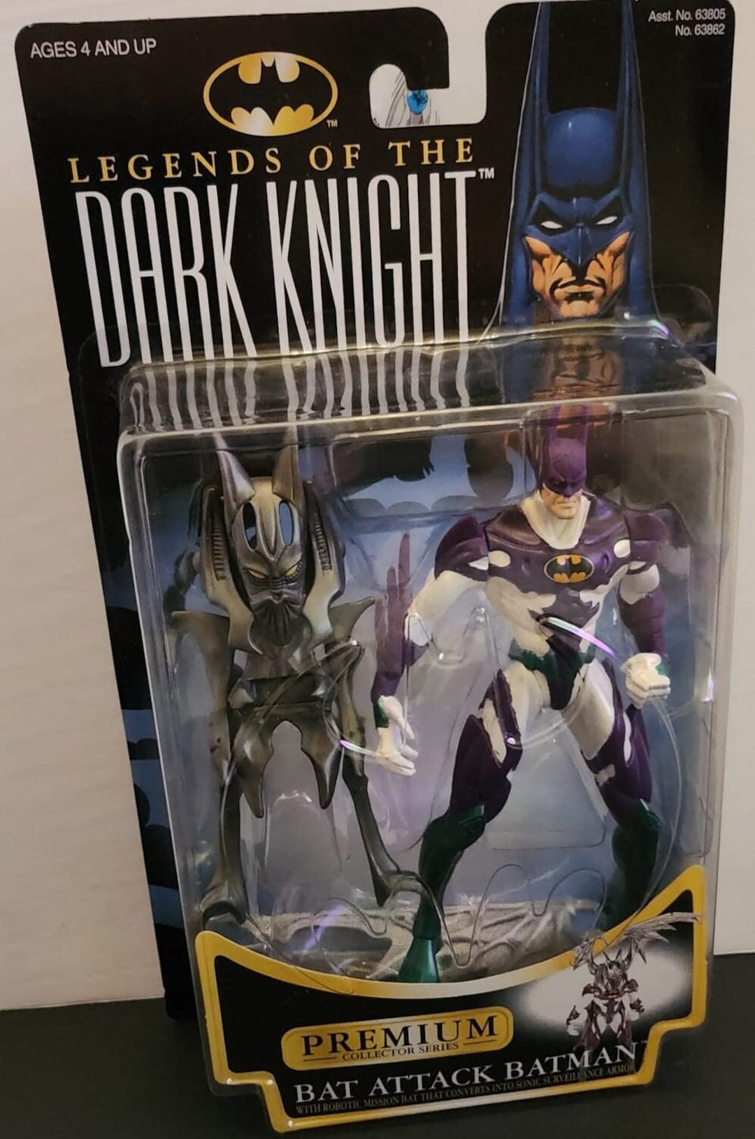 1996 Kenner Legends of the Dark Knight Bat Attack Batman Action Figure ...