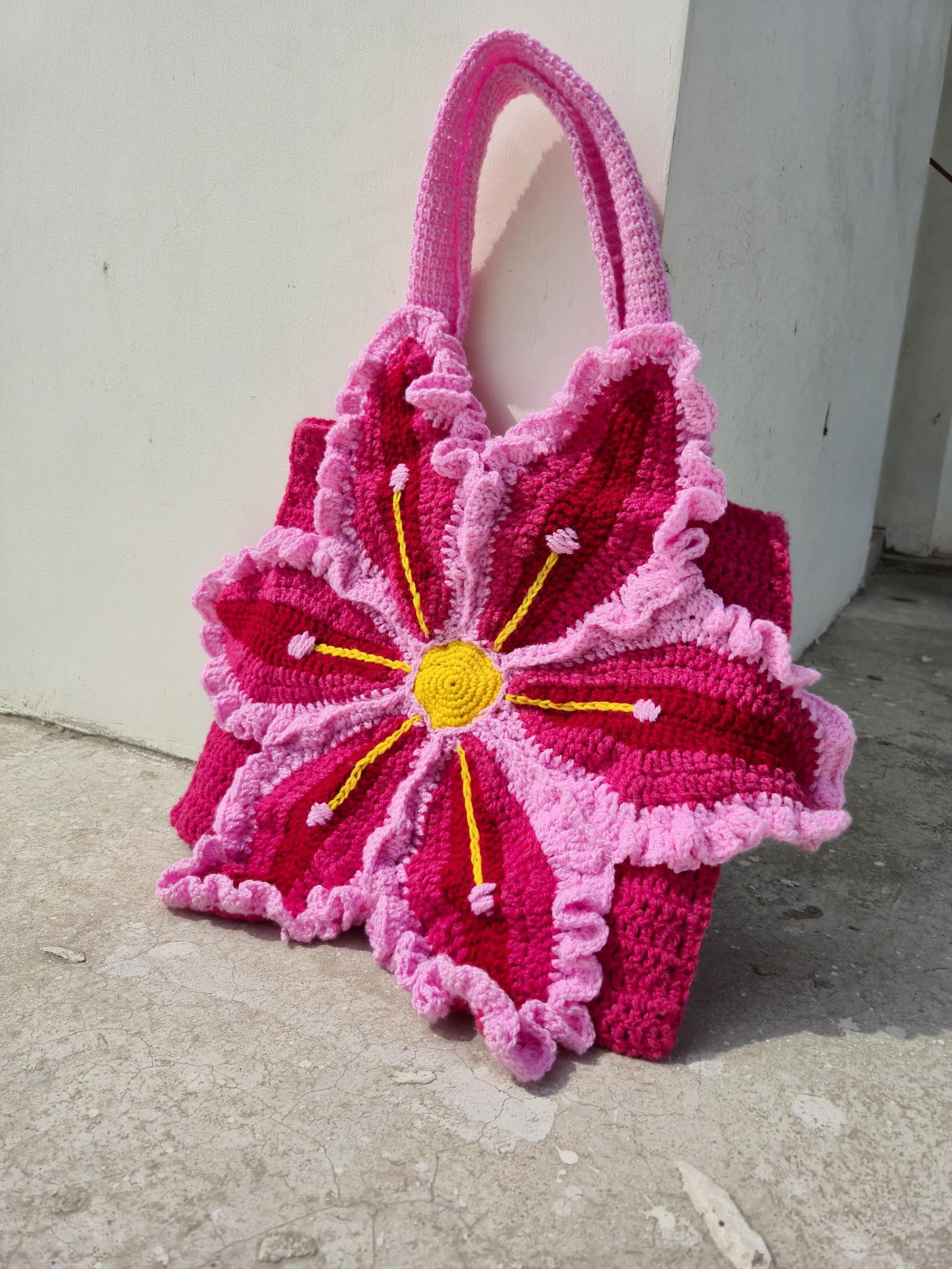 Pink Lily Flower Crochet Handbag Pattern: Crossbody Handwoven Beach Bag ...