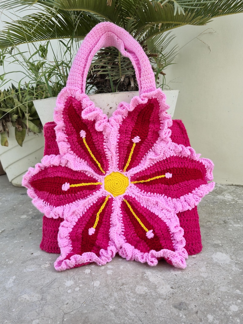 Pink Lily Flower Crochet Handbag Pattern: Crossbody Handwoven Beach Bag ...