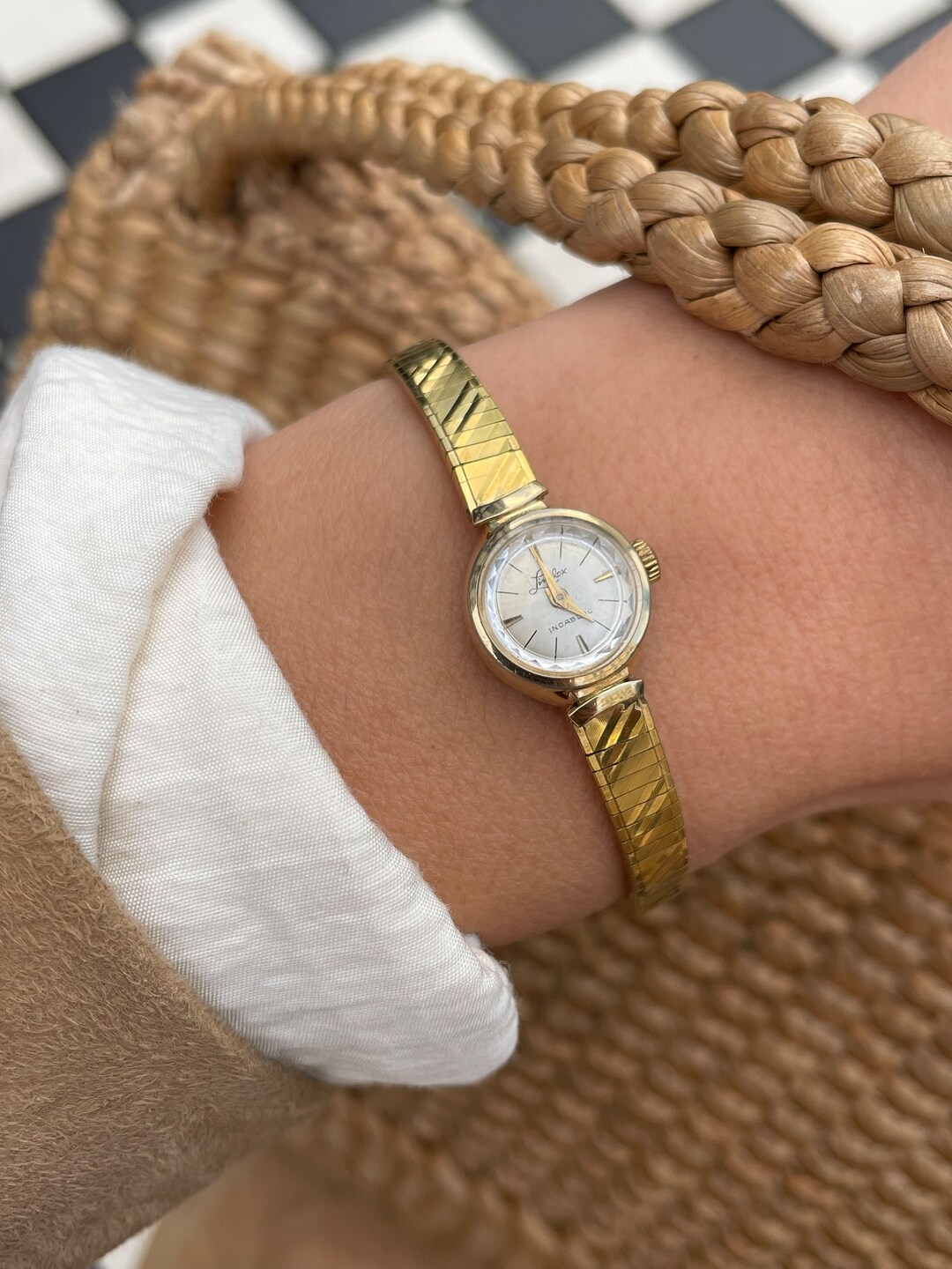 Vintage 1960s Mechanical Wind up Round Diamond Cut Dial Ribbed - Etsy
