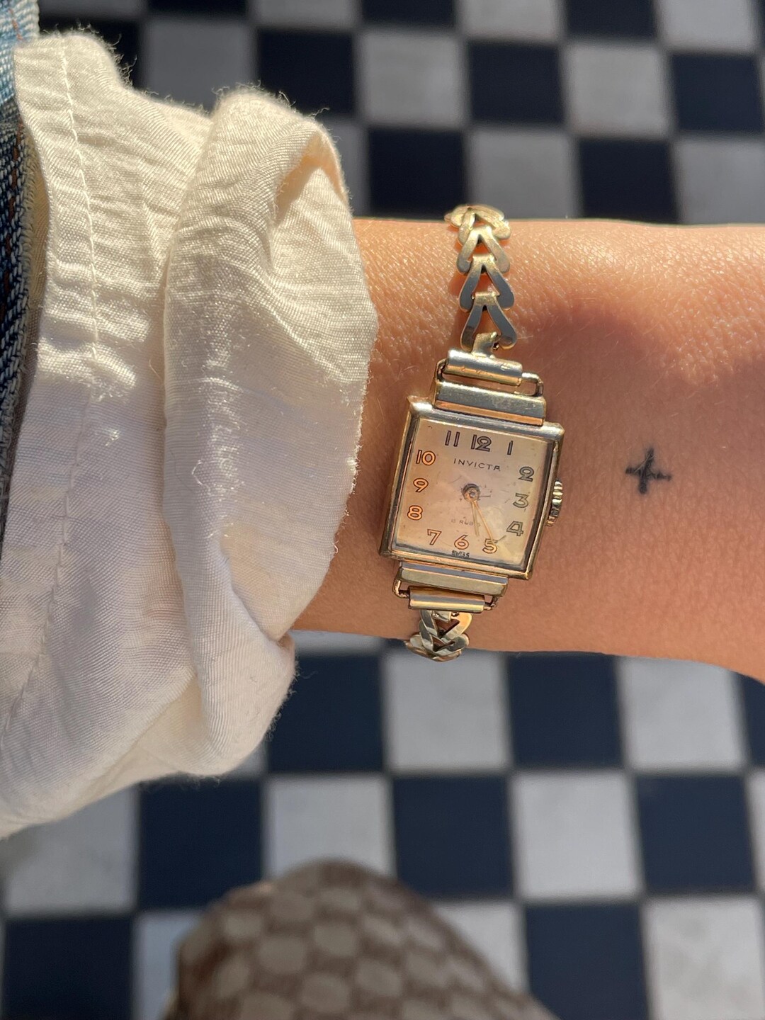 Vintage 1950s 6 Rubis Wind up Real Rolled Gold Case Ladies Dress ...