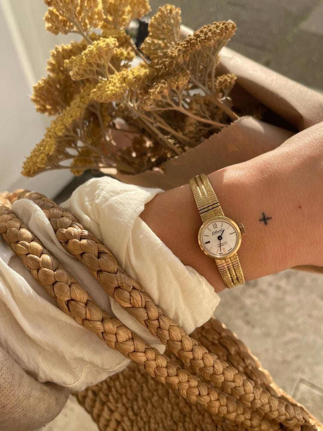 Vintage 1970s 17 Jewels Incabloc Wind up Ribbed Mottled Gold Plated ...