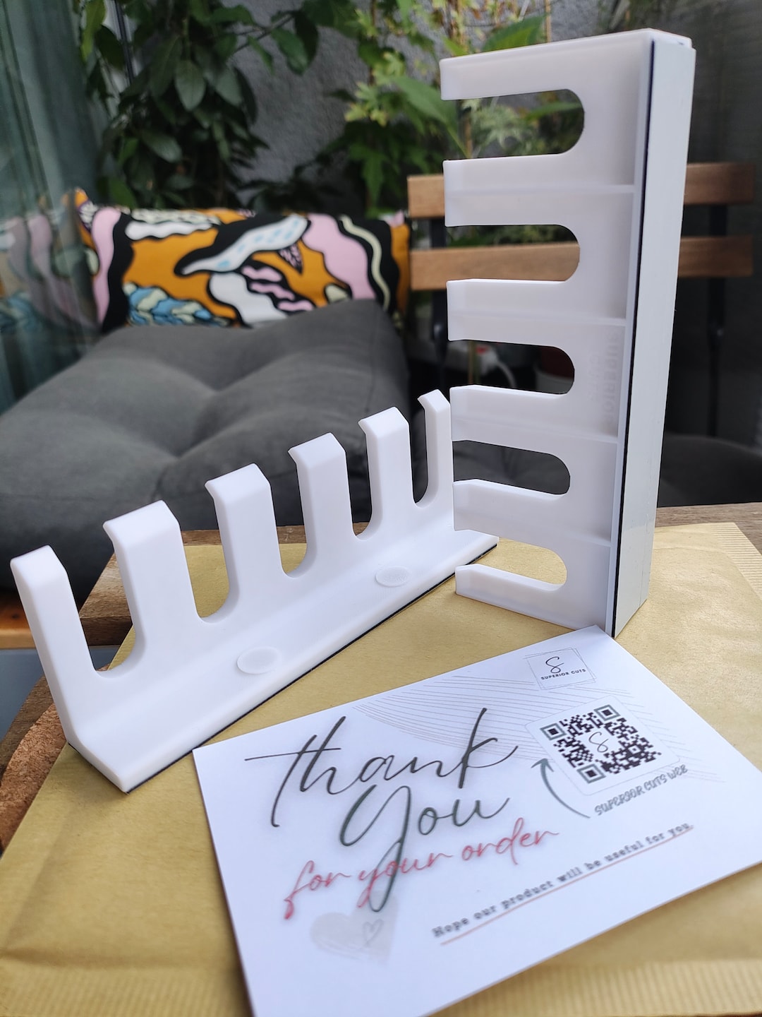 Wall Mount Safety Razor Holder by Superior Cuts - 3D Printed / Easy ...