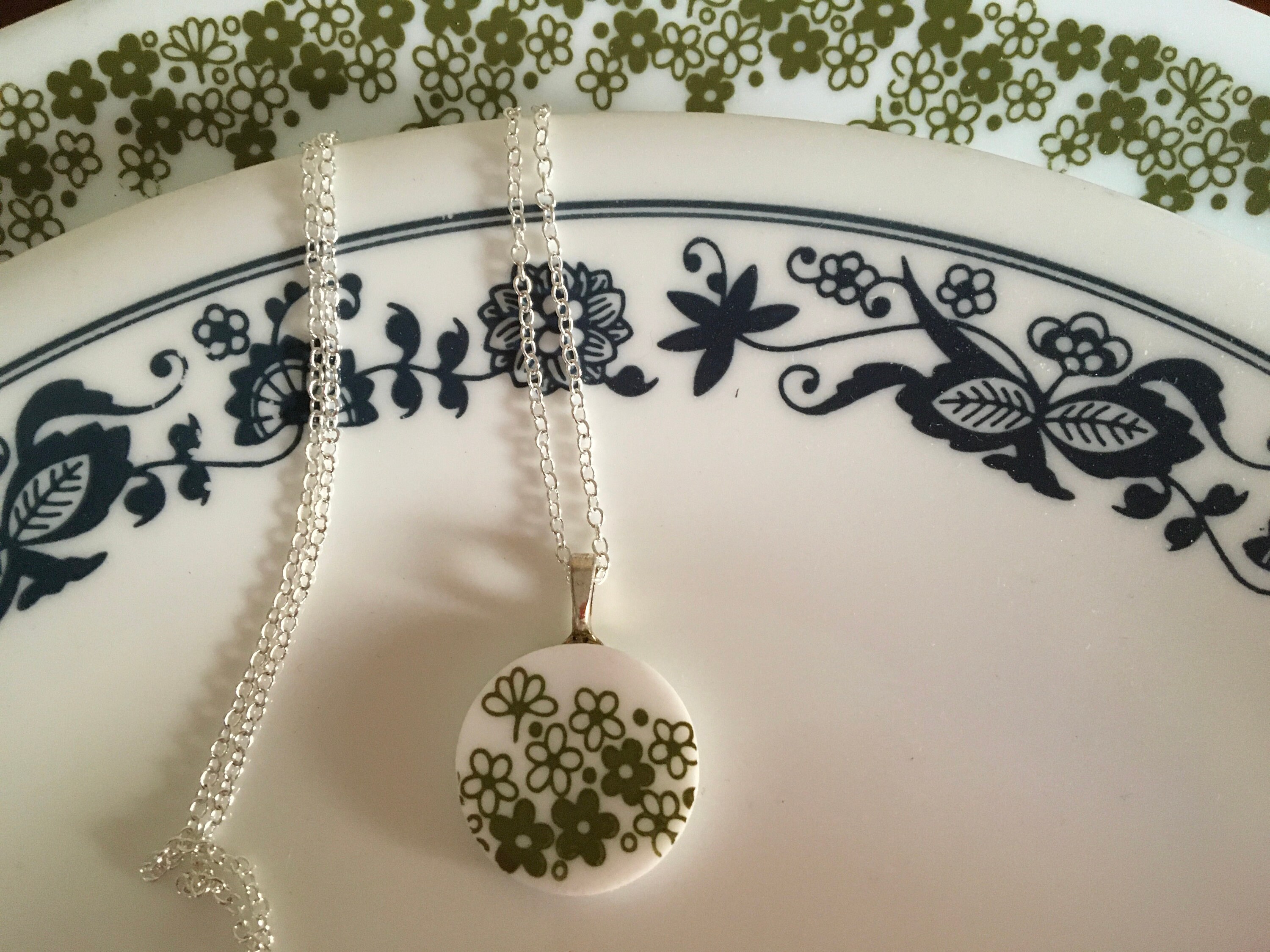 Corelle Necklace Crazy Daisy/ Spring Blossom Pendant Hand Cut From ...