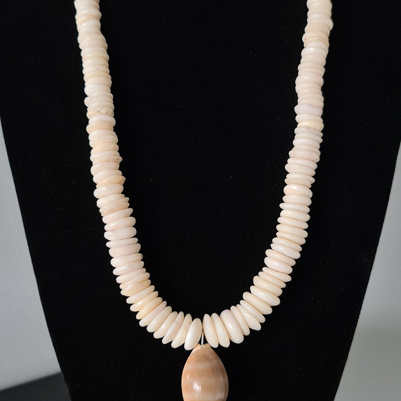 Hawaiian Puka Shell Necklace - Etsy