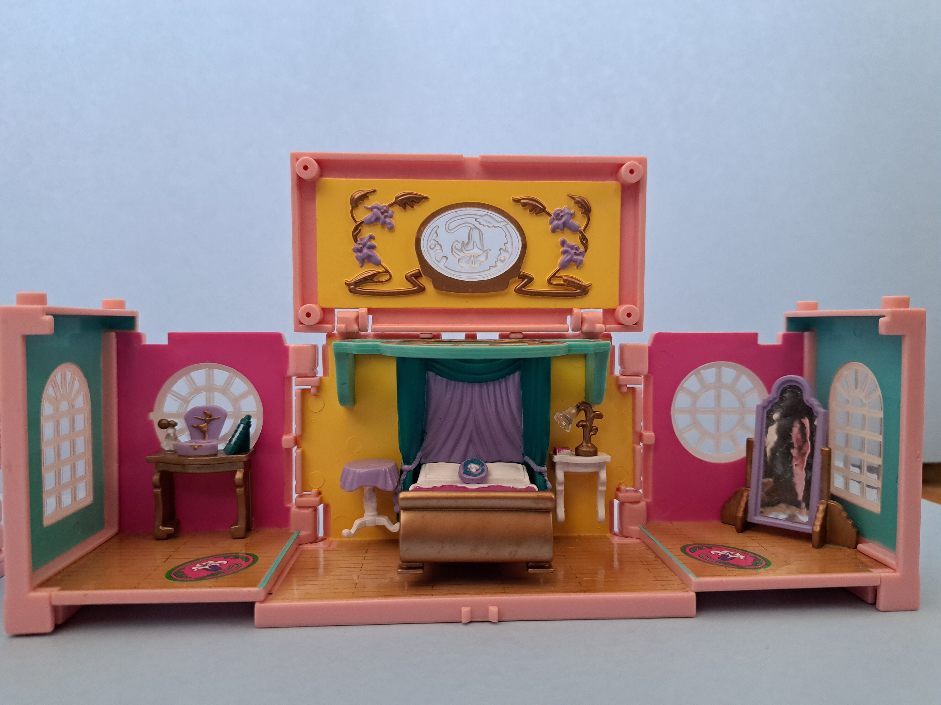 1999 Dream Builders Mansion Foyer and Bedroom Playsets Vintage Polly ...