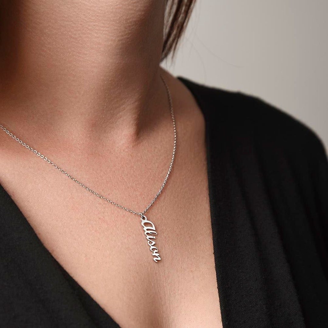 Vertical Name Necklace - Etsy