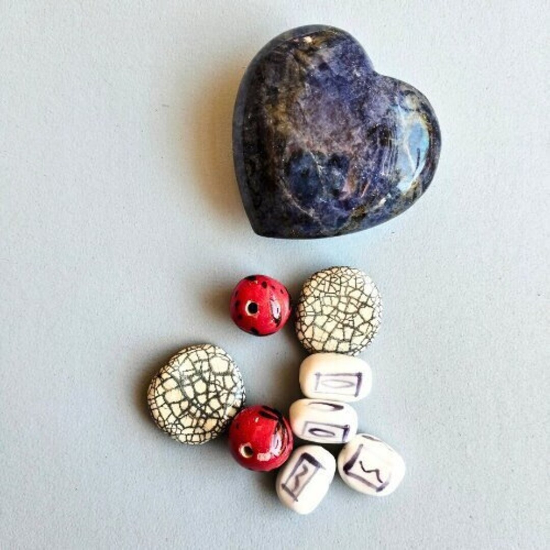 Fremantle Handmade Beads From Australia. A Set of 8 Pottery ceramic ...