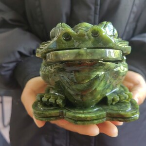 Feng Shui Jade Money Toadthree Legged Wealth Frog or Money Toad Statue ...