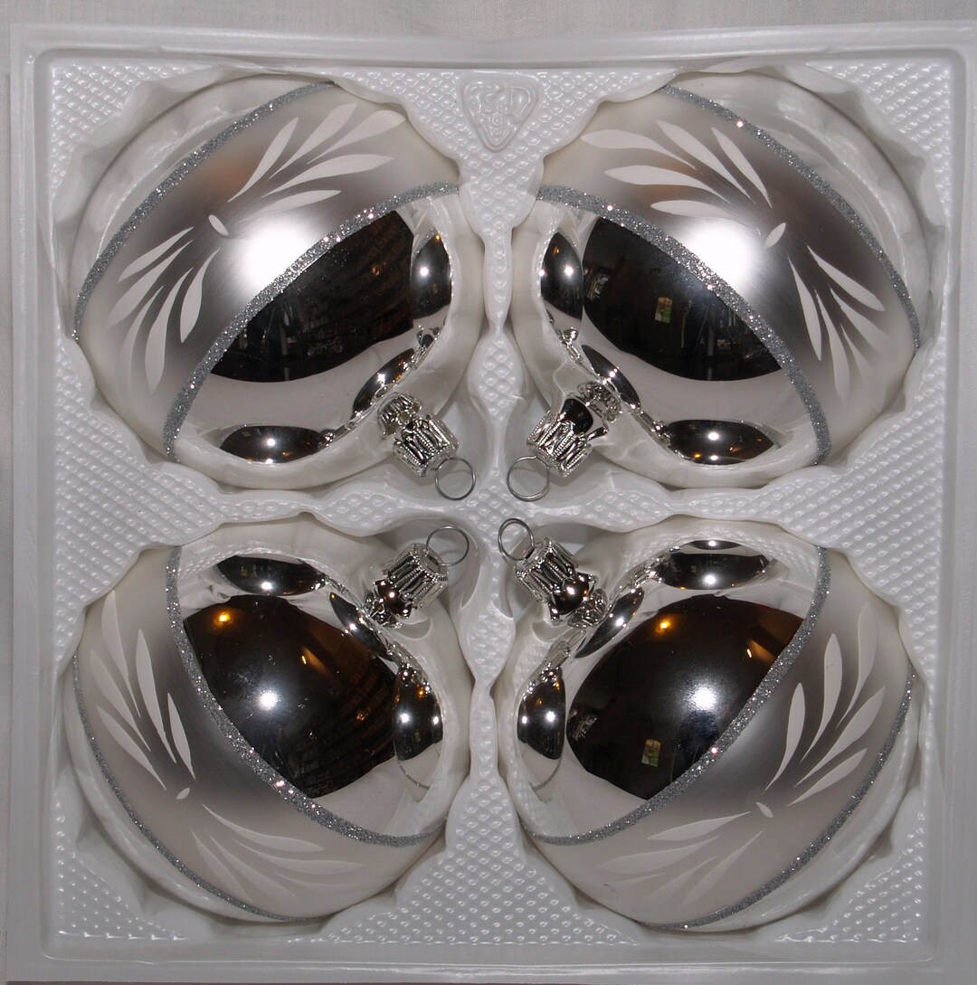 Series wanda Silver 10 Cm Ball Set of 4 - Etsy