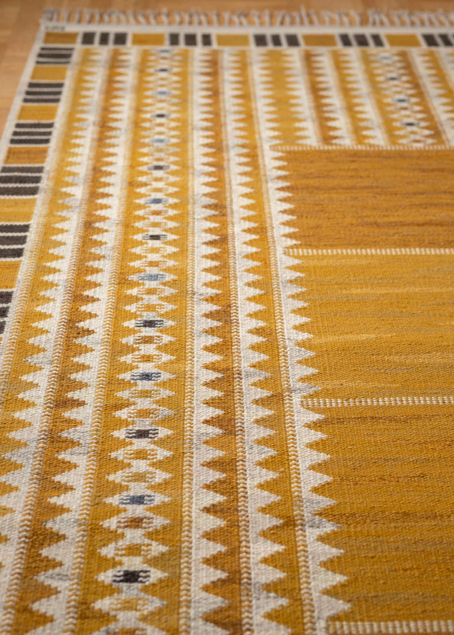 6X8 8X10 9X12 Swedish Marrianne Richer Inspired Shaded Gold Kilim Rugs ...