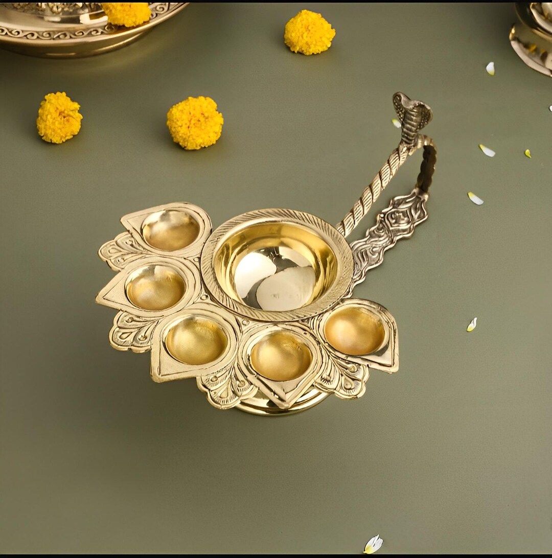 Brass Panch Aarti Diya With Stand | Panchmukhi/pancha Pradip for Puja ...