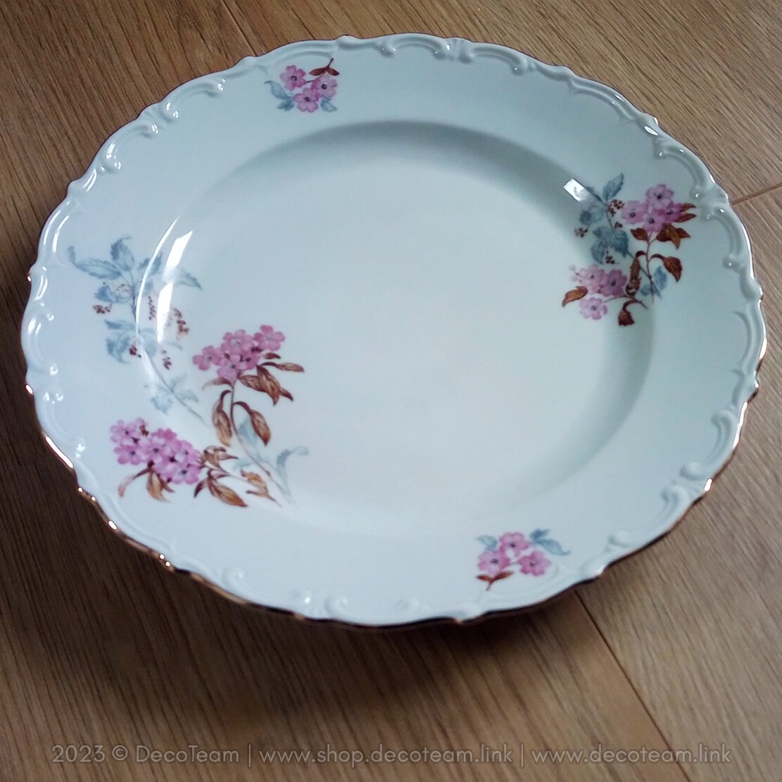 Assiette festonnée KAHLA de 24 cm des années 1950 avec garniture dorée et motif floral plusieurs ...