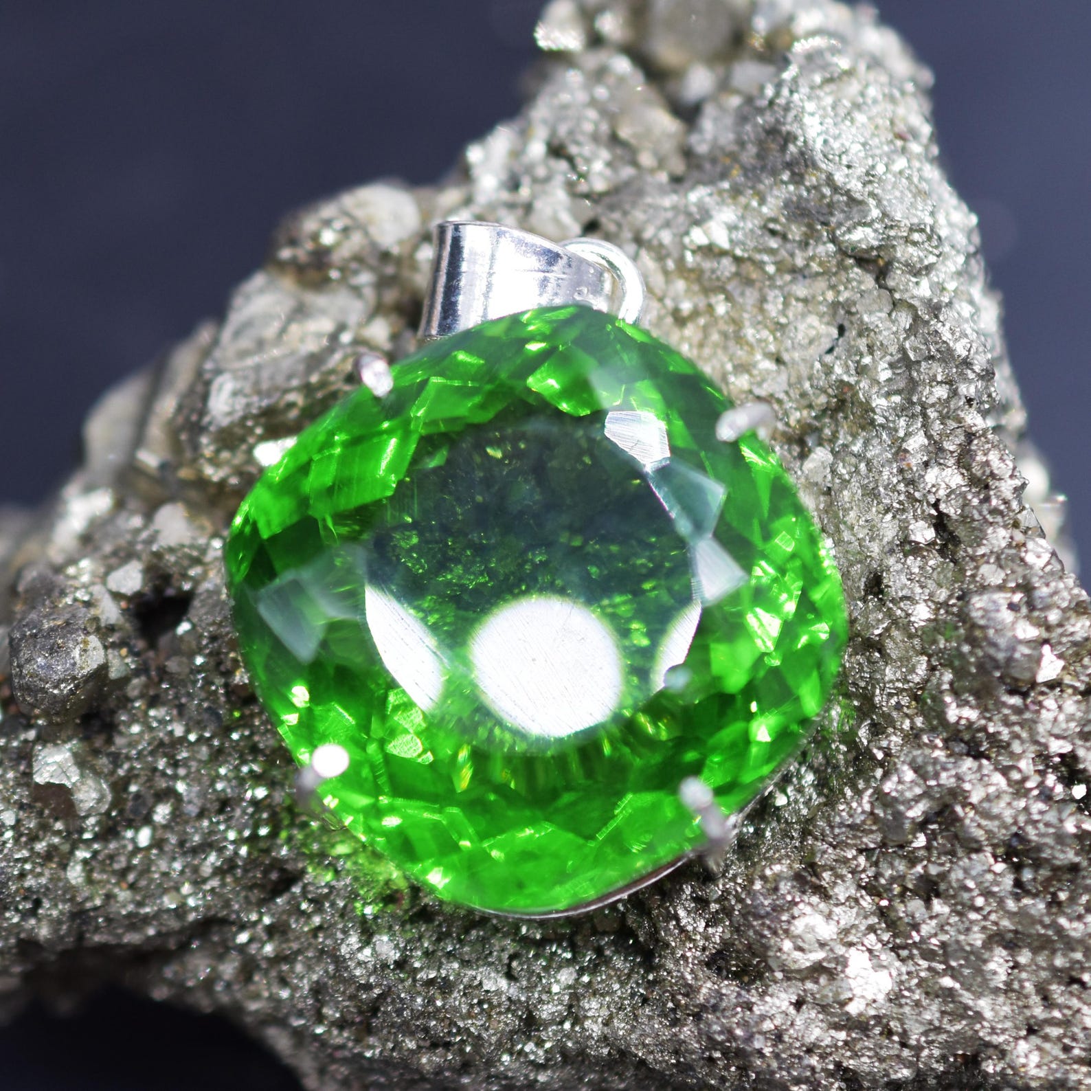 Natural Green Topaz Pendant | Cushion Cut 58.99 Ct | 925 Sterling ...