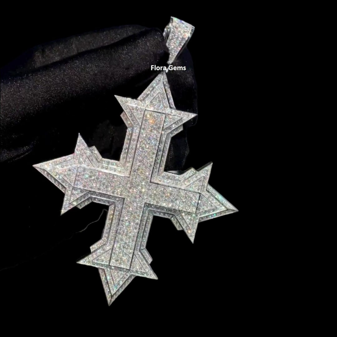 Iced Out Cross Pendant for Men, Shiny VVS White Moissanite Pendant ...