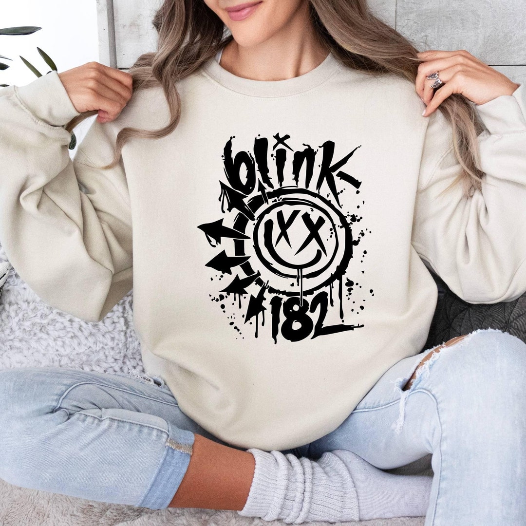 Blink 182 Sweatshirt, Rock Band Sweatshirt, Rock Girl, Girl at the Rock ...
