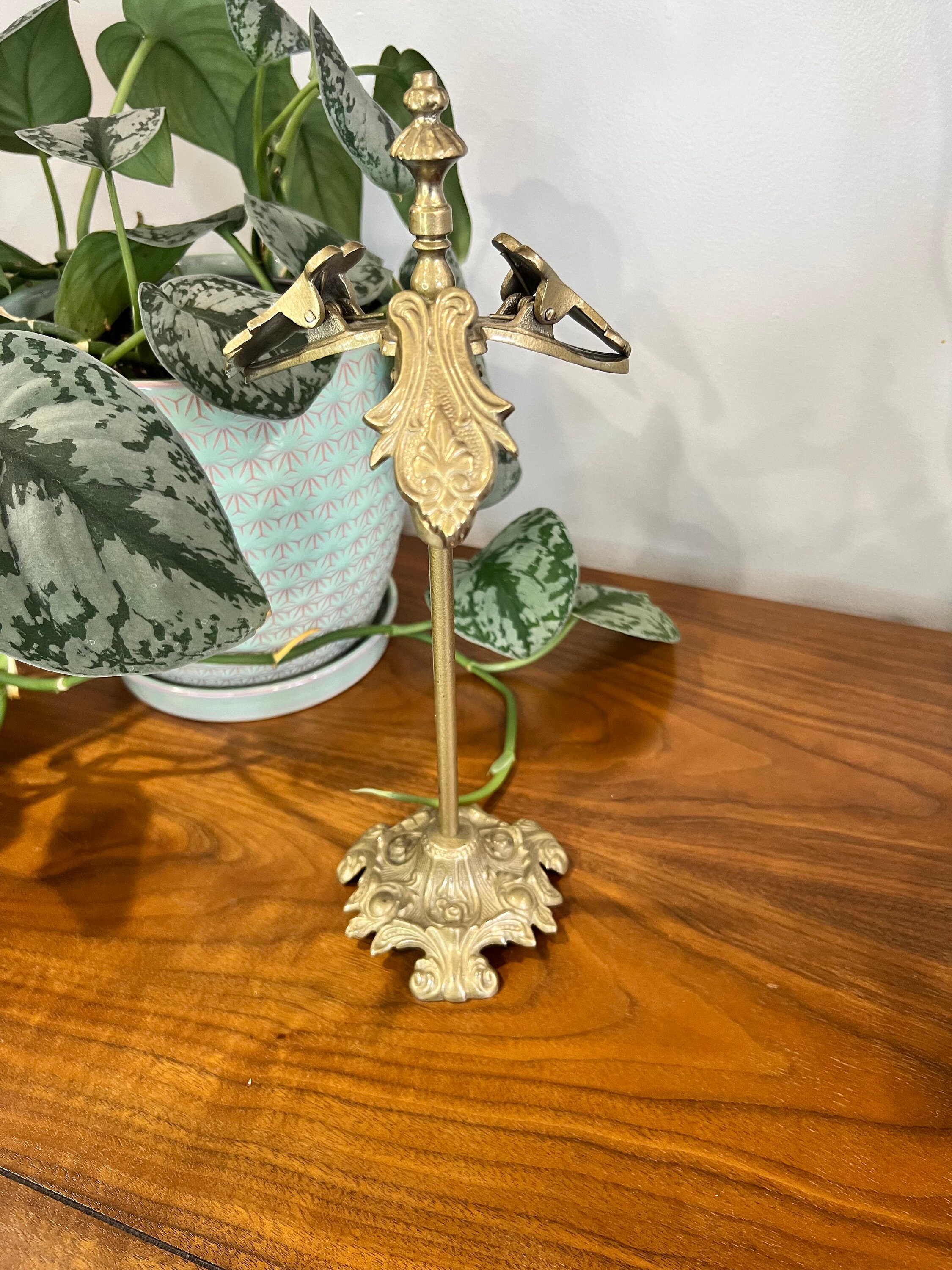 Vintage/ Antique Nickel Plted Brass Victorian Note Card Clip Stand ...