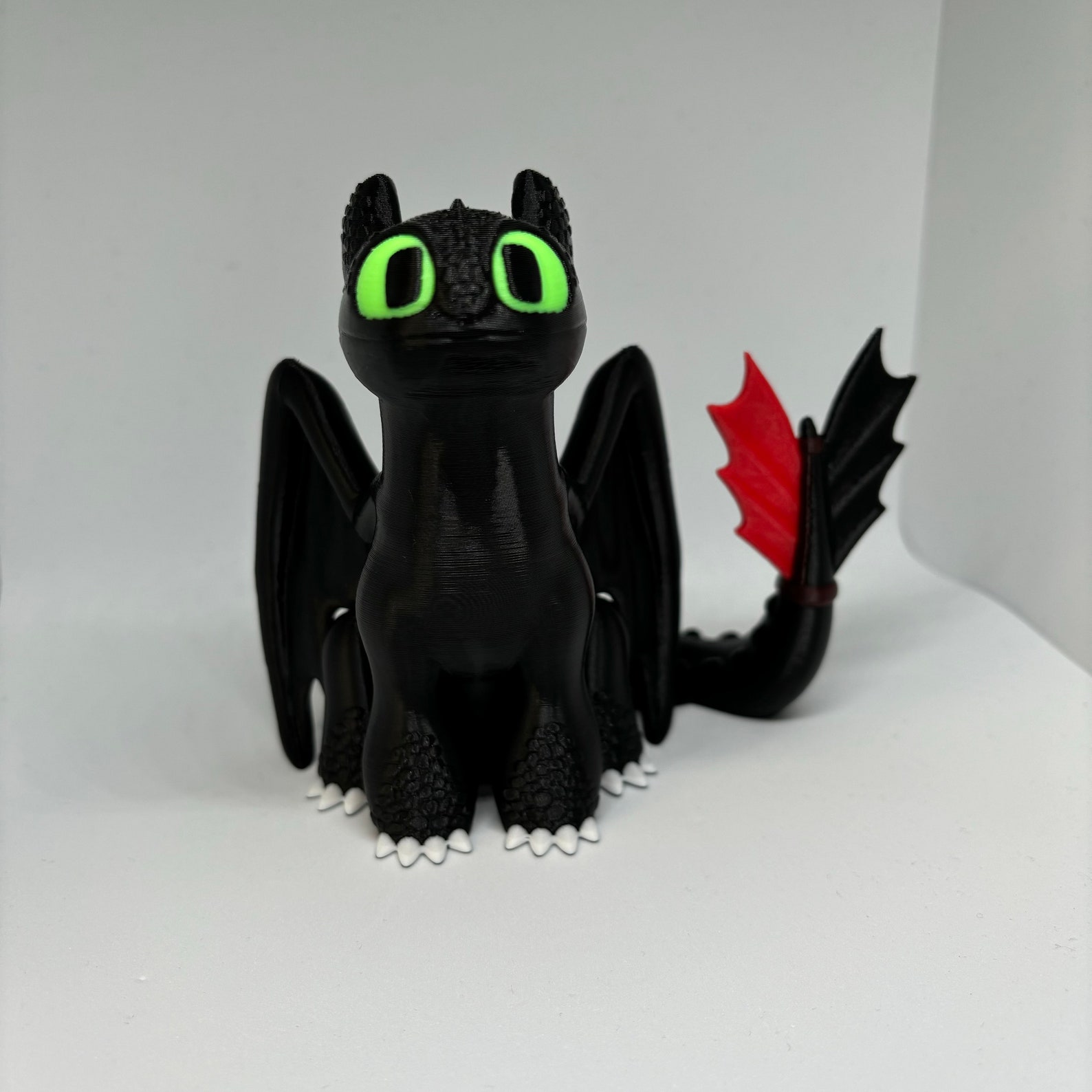 3D Printed Toothless Stationary: Adorable How to Train Your Dragon ...