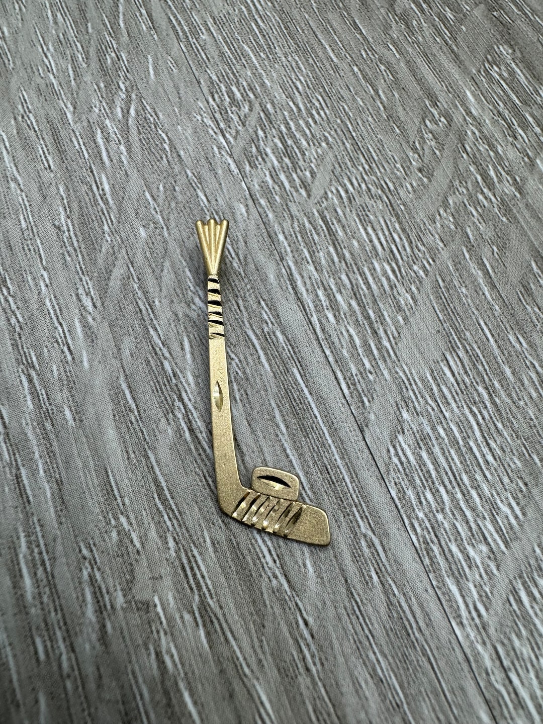 14k Yellow Gold Hockey Stick Puck Pendant Charm 0.8 Grams Made by ...