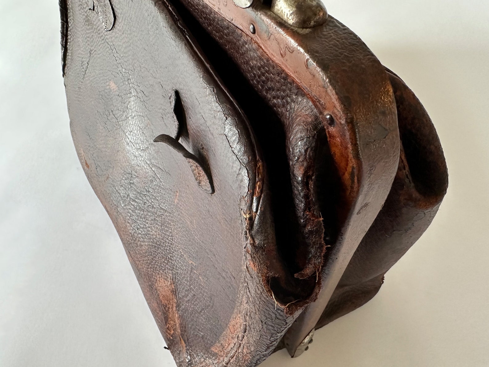 Antique Doctors Bag Antique Medical Bag Distressed Leather Doctors ...