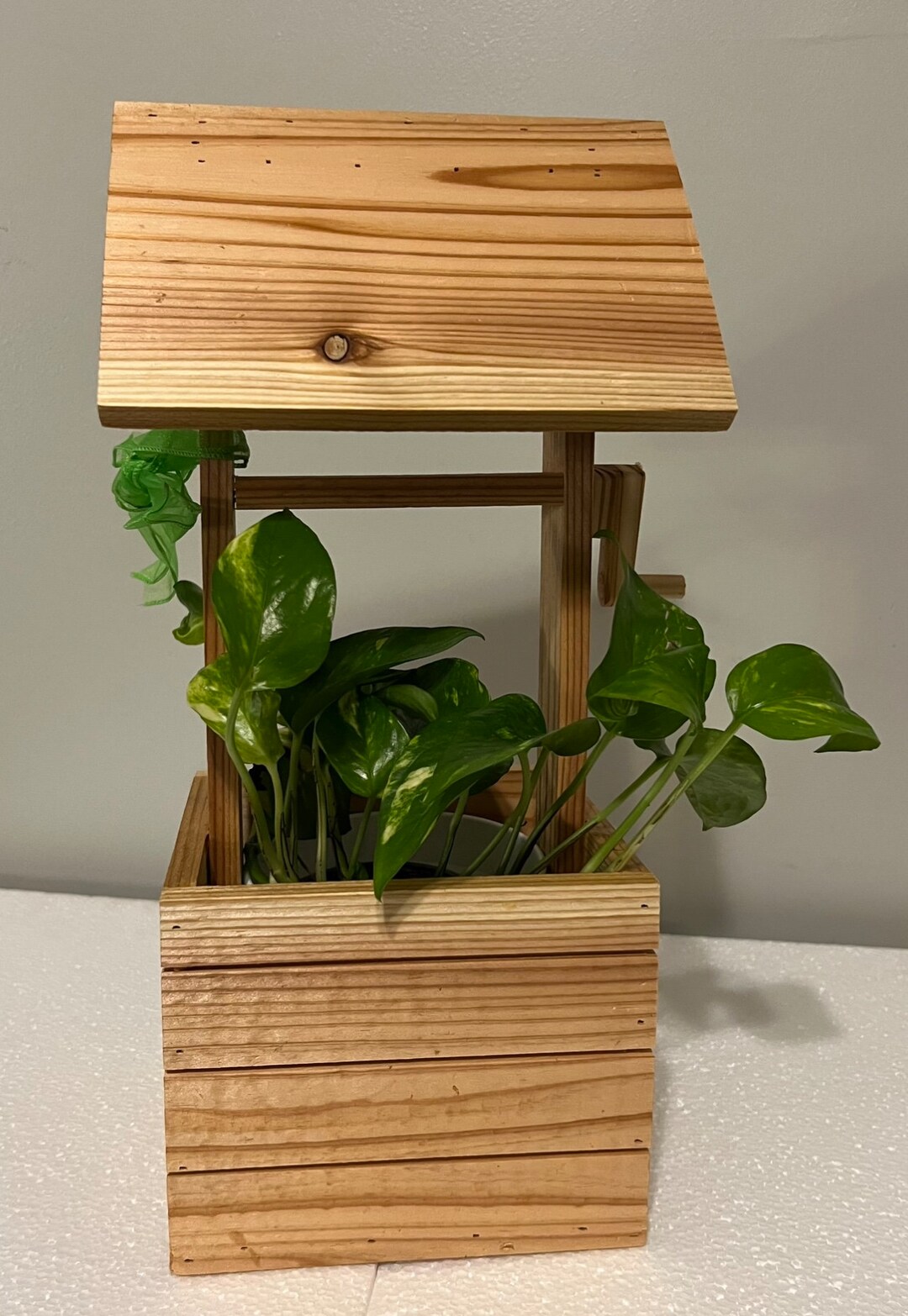 Handmade Cedar Wishing Well Plant Holder - Etsy