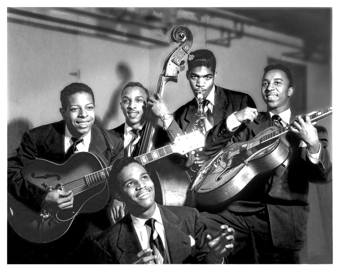 Five Aces (2 Guitars Sax Bass Singer on Piano): Premier Kansas City ...