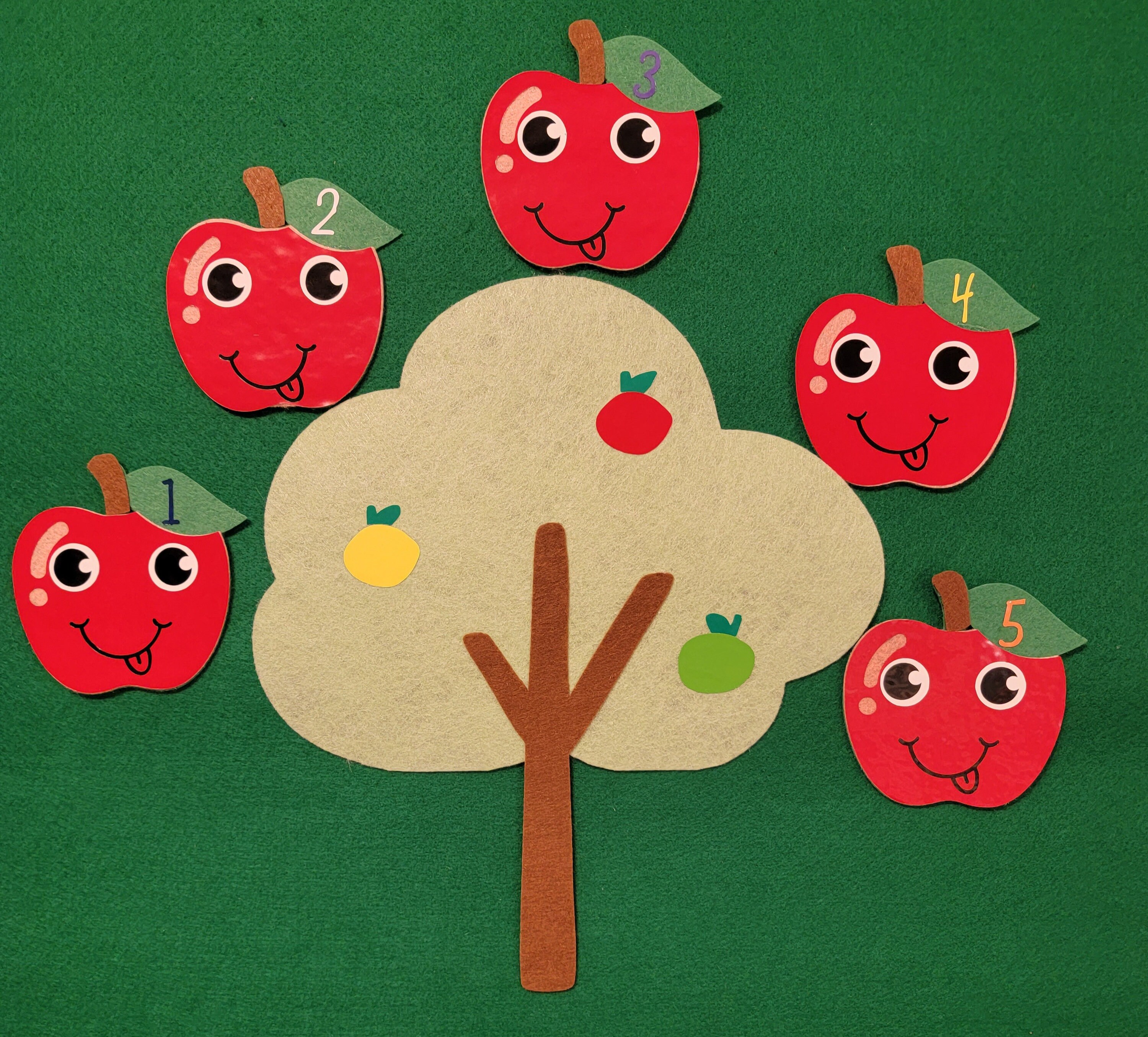 5 Little Apples - Etsy