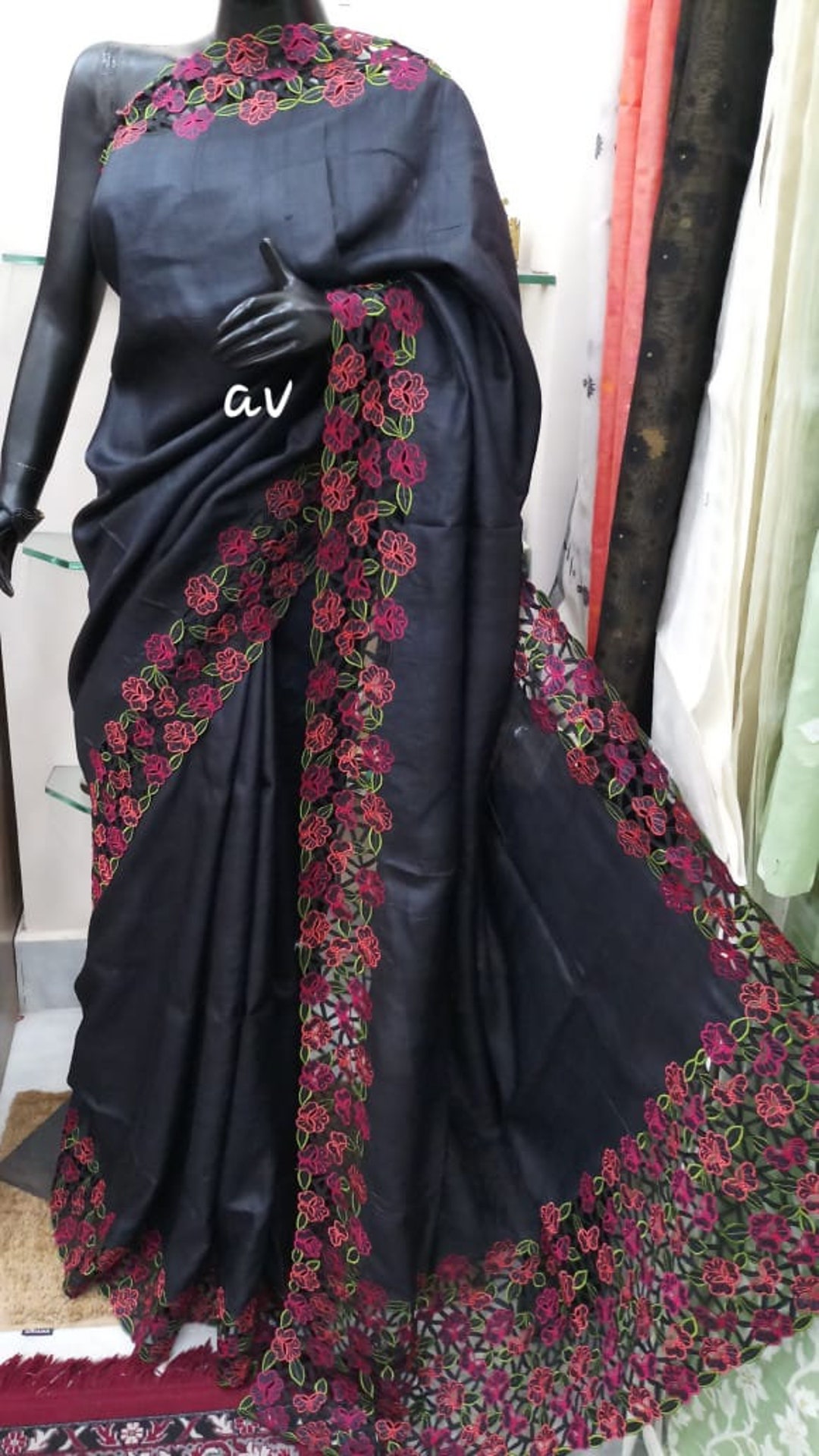 Black Color Hand Woven Pure Silk Saree With Red Embroidery and - Etsy
