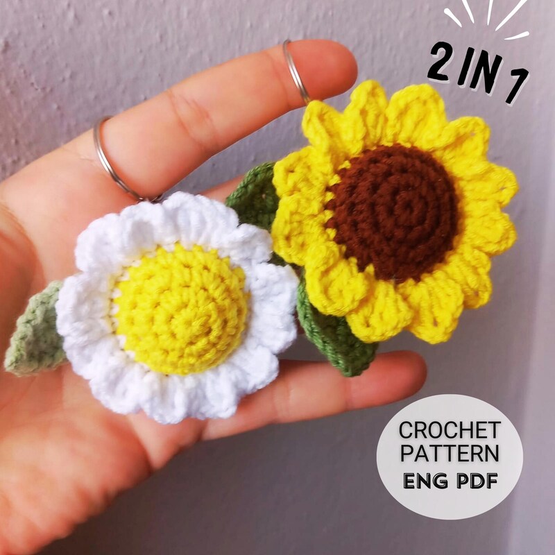 Daisy Keychain - Etsy