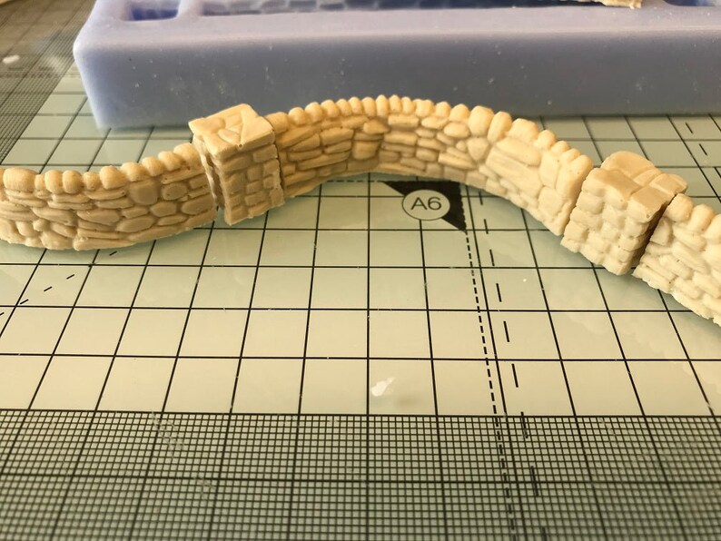 DT39 Country Walling Curved Sections - Model Railway Scenery OO Scale ...