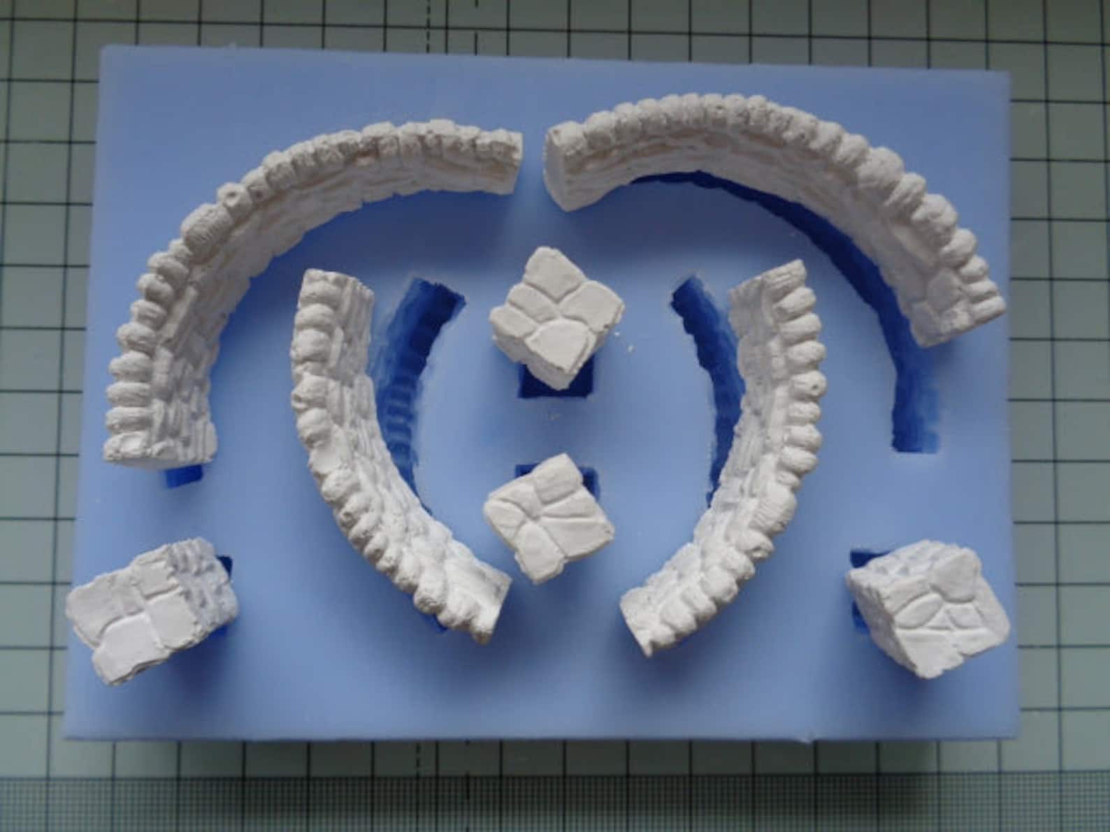 DT39 Country Walling Curved Sections - Model Railway Scenery OO Scale ...