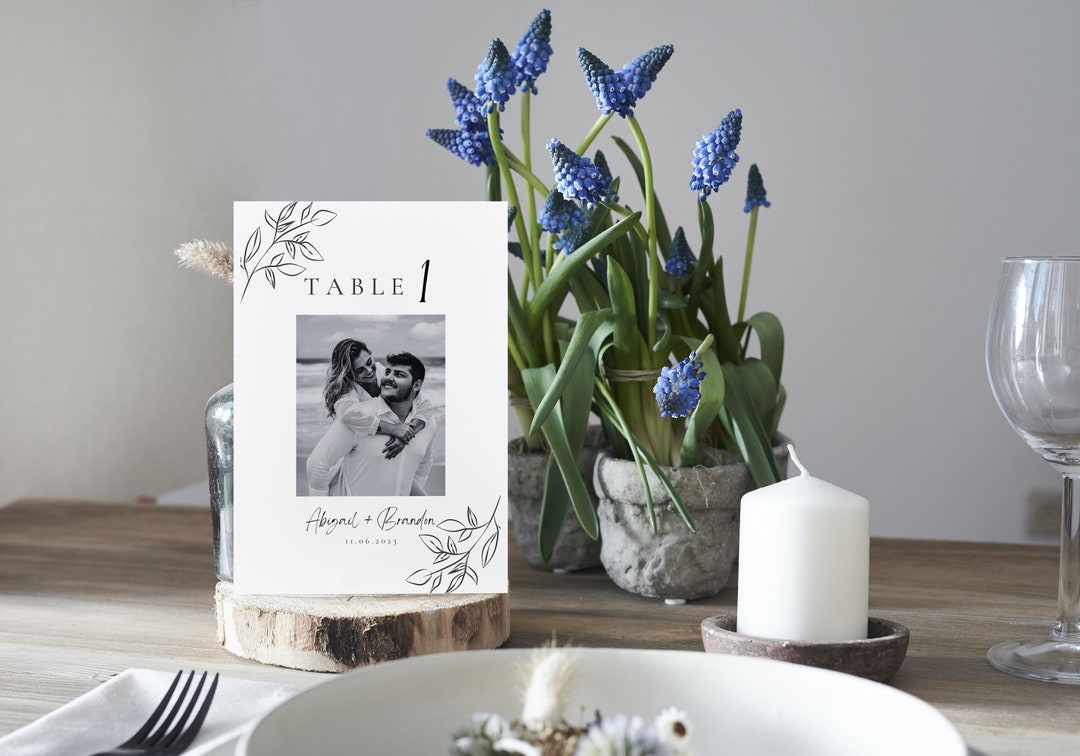 Picture Wedding Table Card Template Simple Aesthetic Wedding Table ...