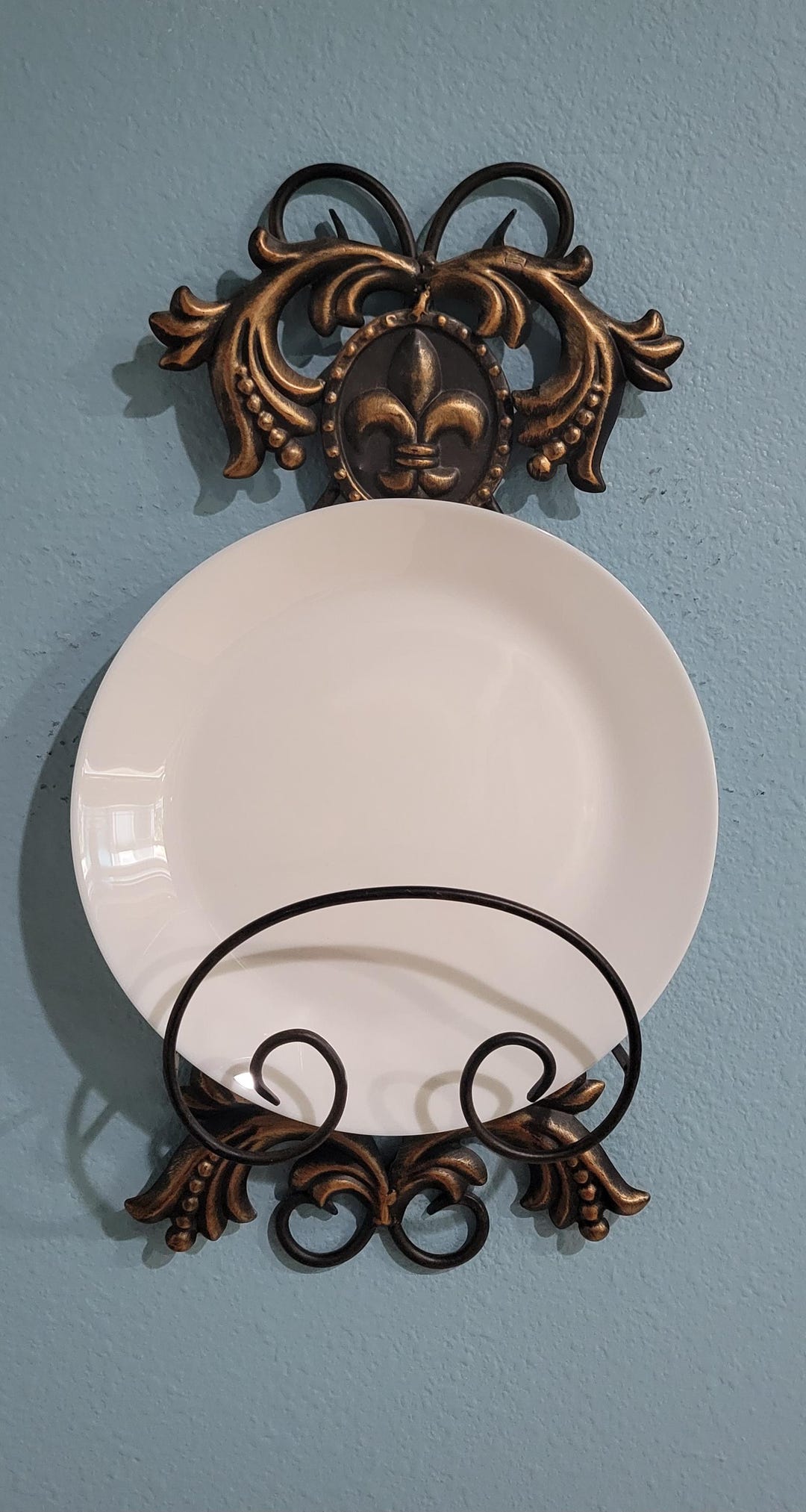 2 Vtg Metal Display Plate Holders Wall Mount Copper Tone Size 18"x9.75 ...