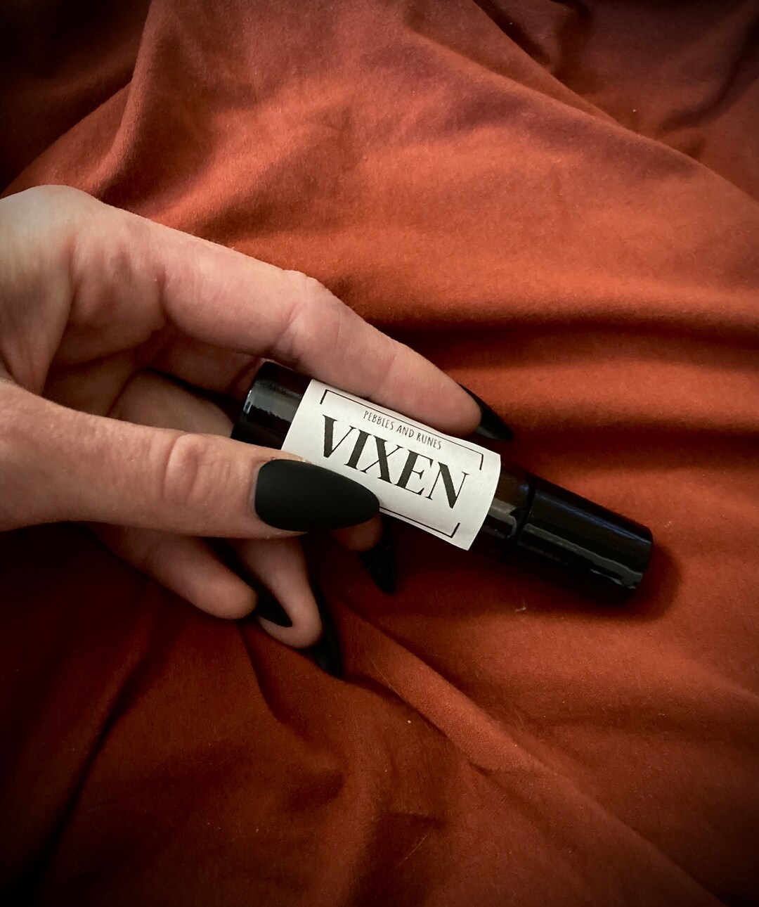 VIXEN Amber Oud Clove Spice Rollerball Dab Perfume Oil, Essential Oil ...