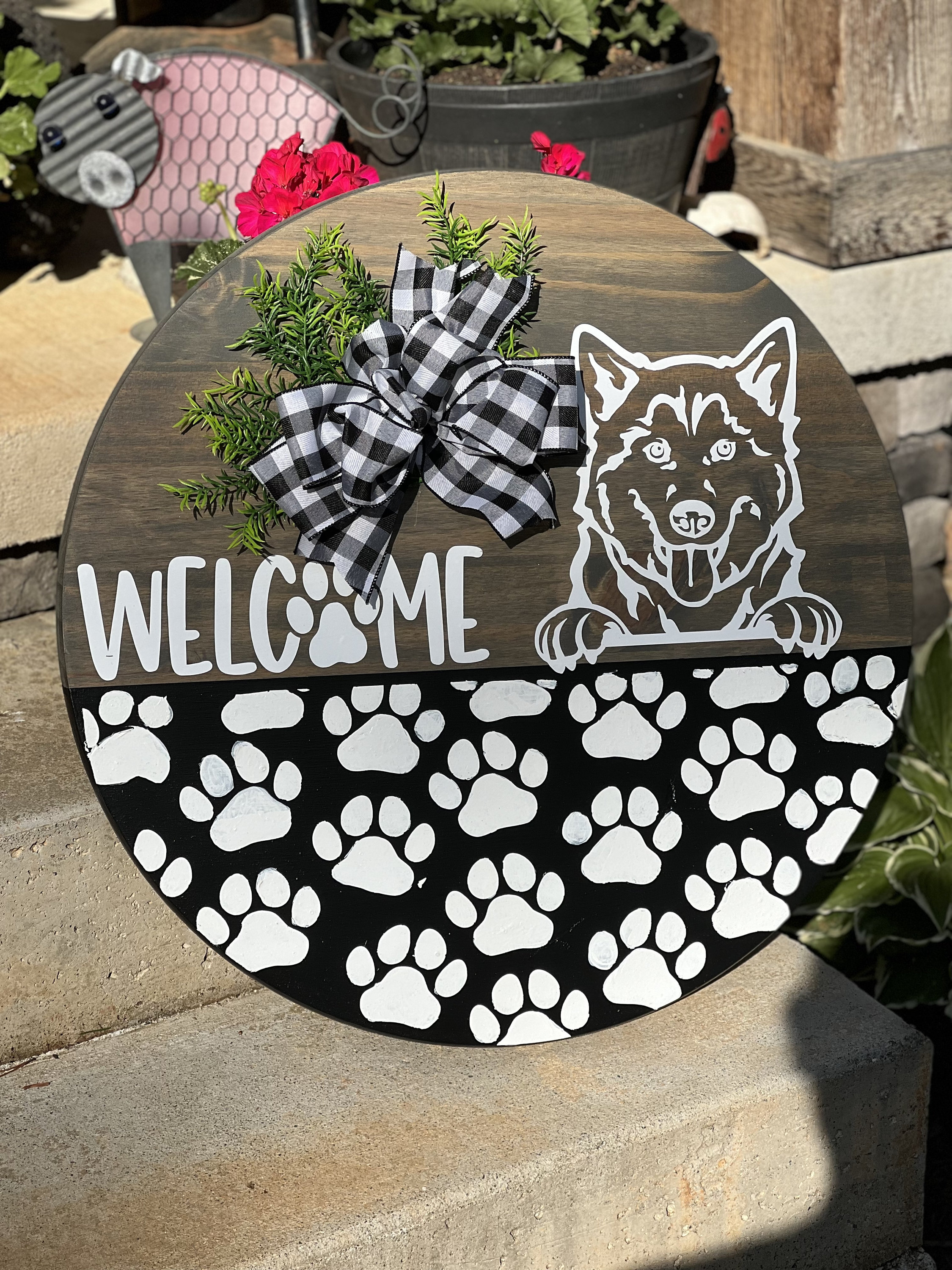 Husky Welcome Round Wood Sign - Etsy