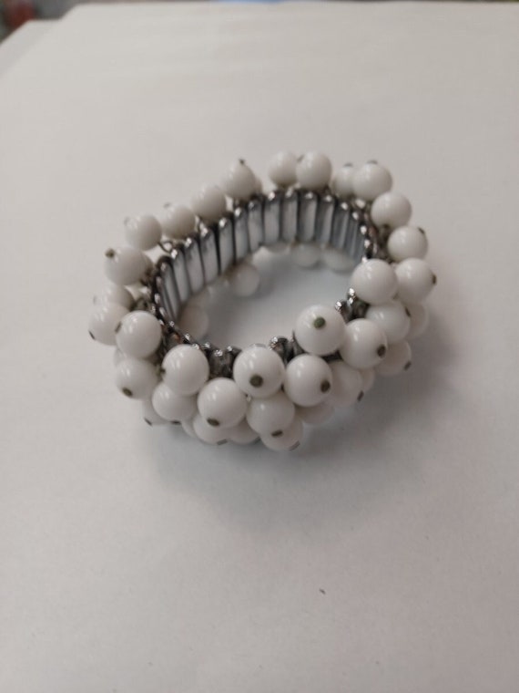 Vintage white beaded bracelet - Gem