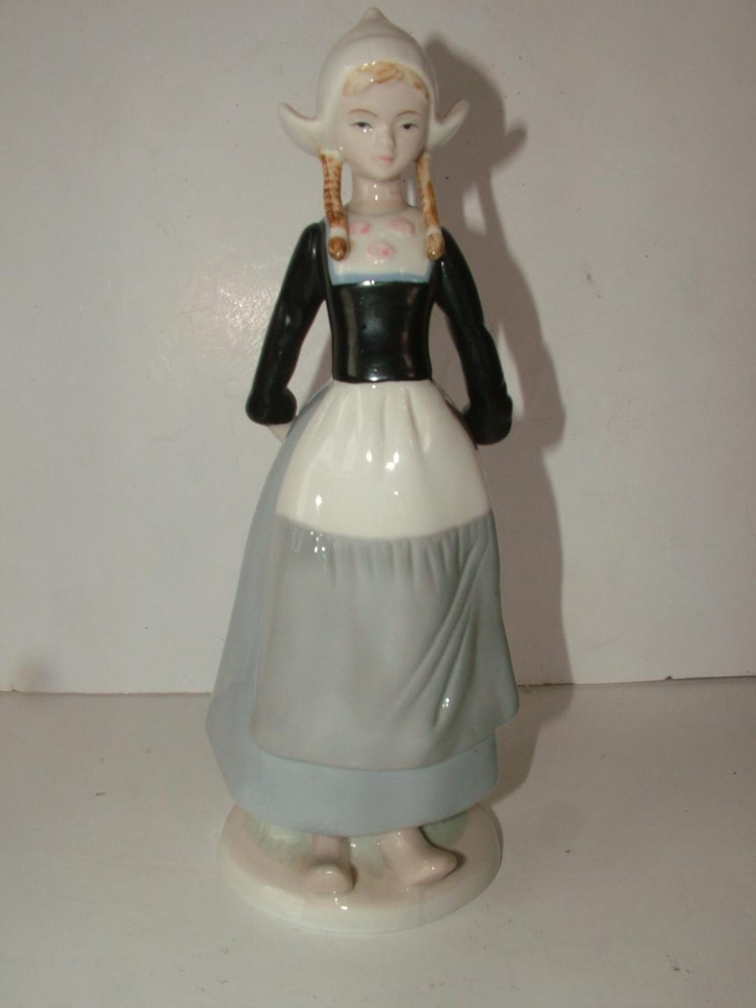 Lladro Style Porcelain Dutch Maid Girl Figurine 26 Cm High Unmarked ...