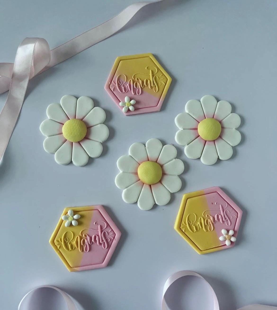 Daisy Congrats / Happy Birthday Toppers - Etsy