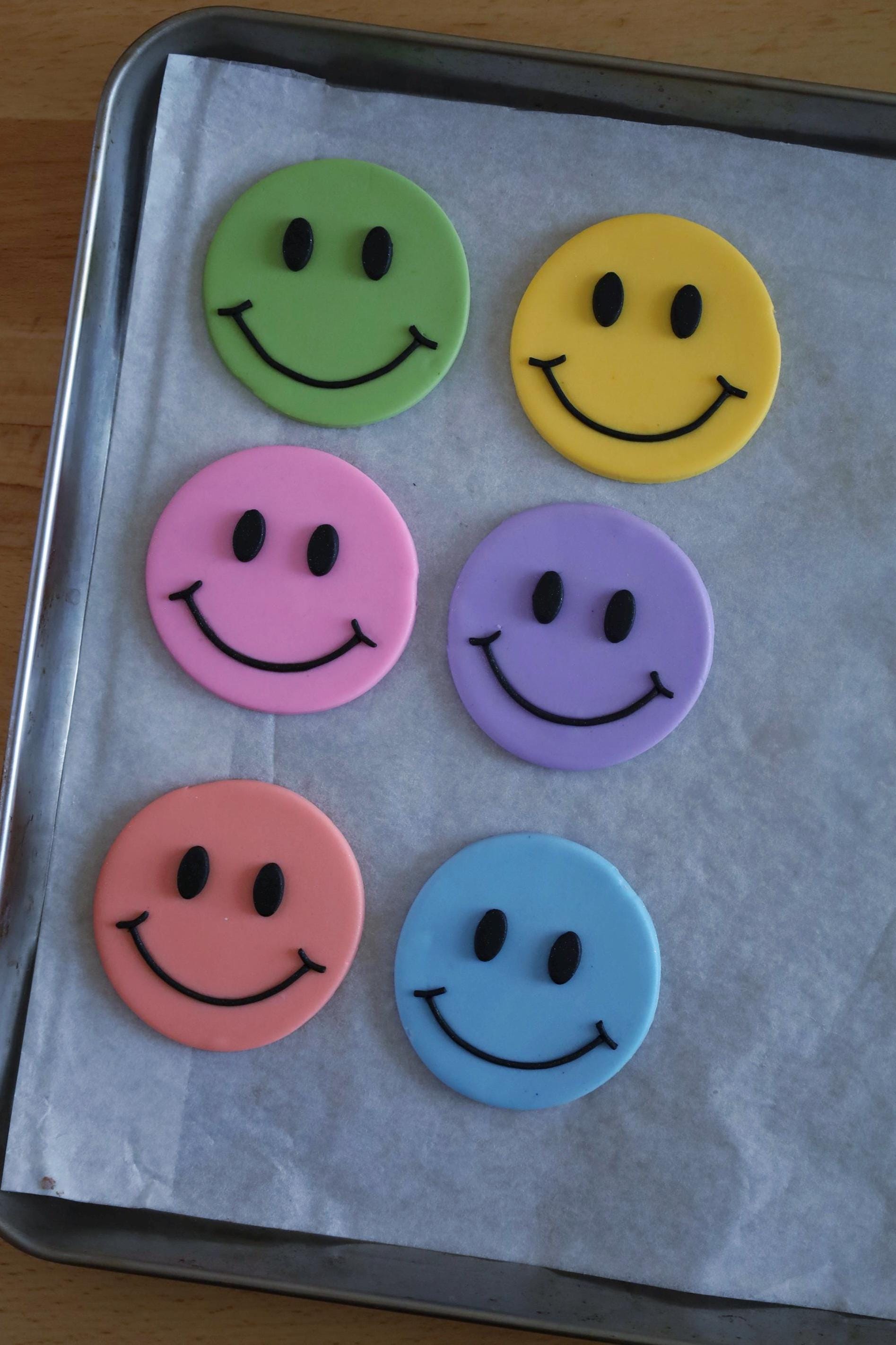Colorful Smiley Face Fondant Topper Set! - Etsy