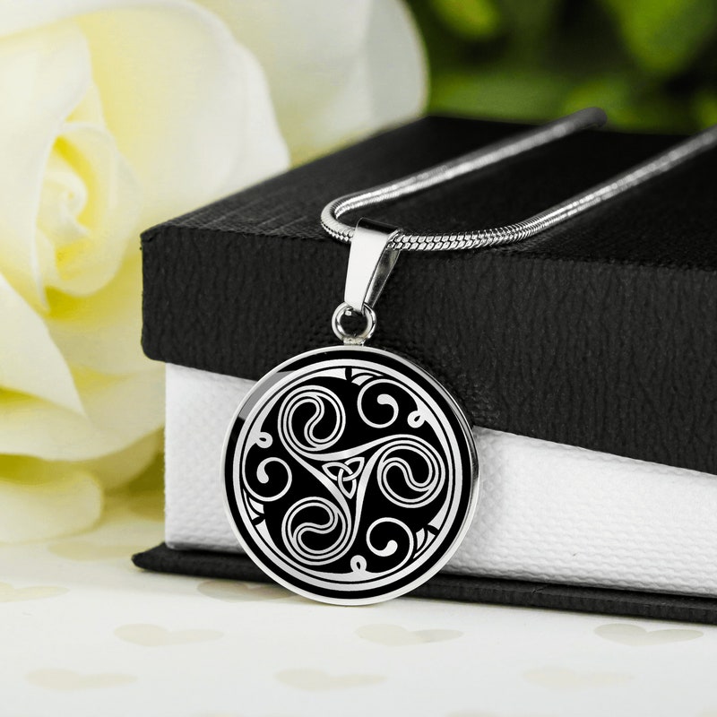 Triskelion - Etsy