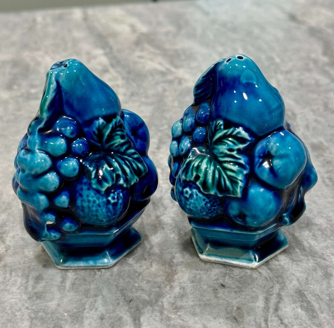Vintage Inarco Fruit Bowl Salt & Pepper Shakers - Etsy