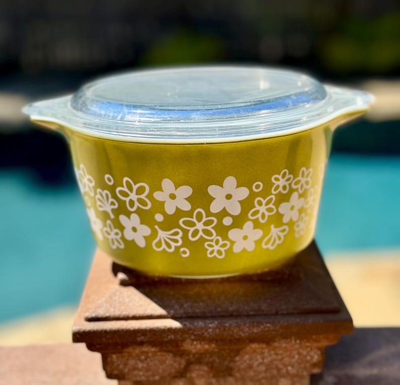 Vintage Pyrex Spring Blossom Casseroles With Lids, Set of 3 - Etsy