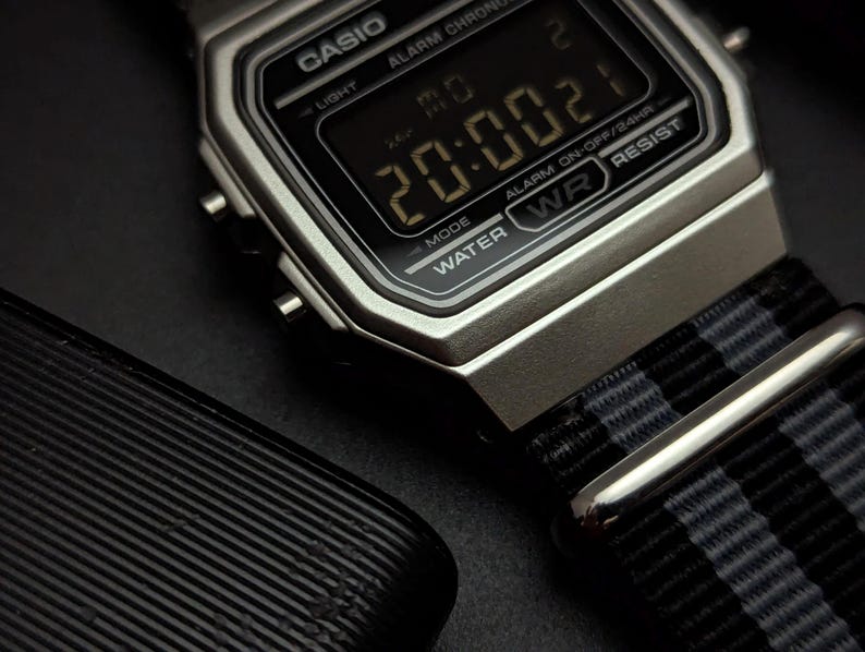 Custom Casio F-91W || Hand-notched 22mm NATO Strap || Retro-style Watch ...